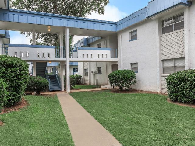 Rolling Hills Apartments 2 Bedroom Apartment for Rent at 280 John Knox Rd, Tallahassee, FL 32303