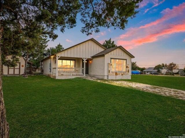 Rolling Hills Dr, Canyon Lake, Home For Sale