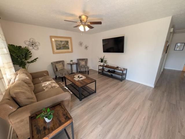 Rolling Hills Home with lots of comfy features