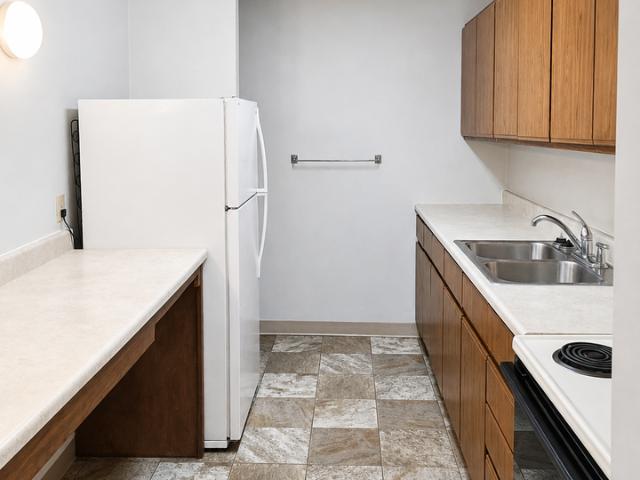 Rolling Hills 2 Bedroom Apartment for Rent at 808 Hills Avenue, Jackson, MN 56143