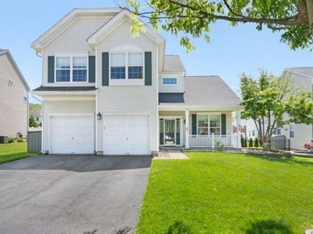 Rolling Rapids Ct, Hackettstown, Home For Sale
