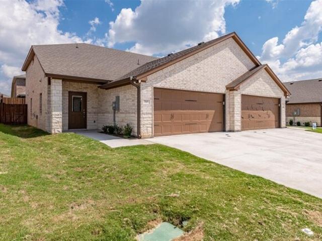 Rolling Terrace Cir, Granbury, Home For Sale
