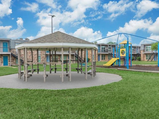 Rollingwood Apartments 1 Bedroom Apartment for Rent at 670 Maxey Rd, Houston, TX 77013 Northshore
