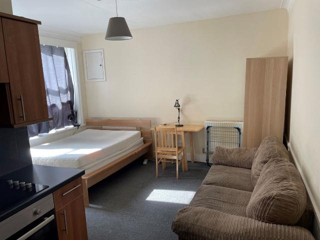 Rollins Street, South Bermondsey London SE15, Studio to rent, £1,200 pcm | PrimeLocation