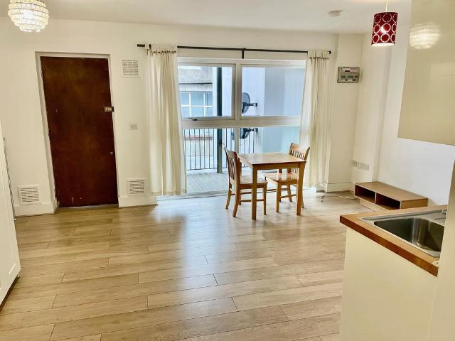 Rollins Street, South Bermondsey. Studio to rent £1,170 pcm £270 pw