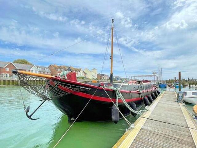 Rope Walk, Arun Shipyard, Littlehampton, 1 Bedroom Property