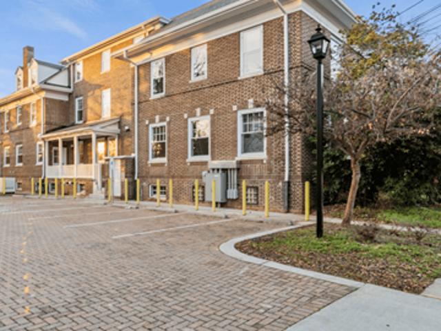 Roper House 102
