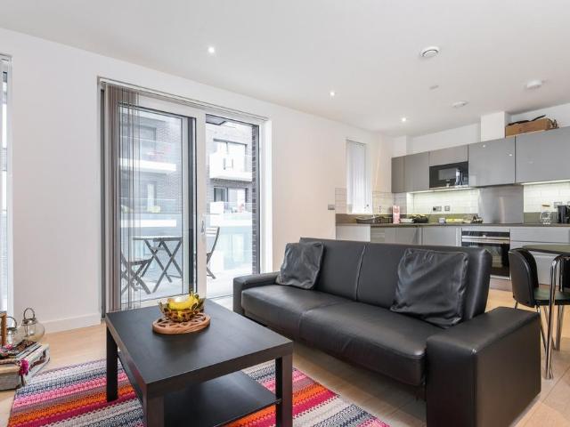 Roper, Reminder Lane, Greenwich. 1 bed property to rent £2,050 pcm £473 pw