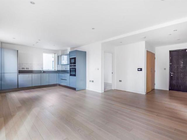 Roper, Reminder Lane, Lower. 2 bed apartment to rent £2,600 pcm £600 pw