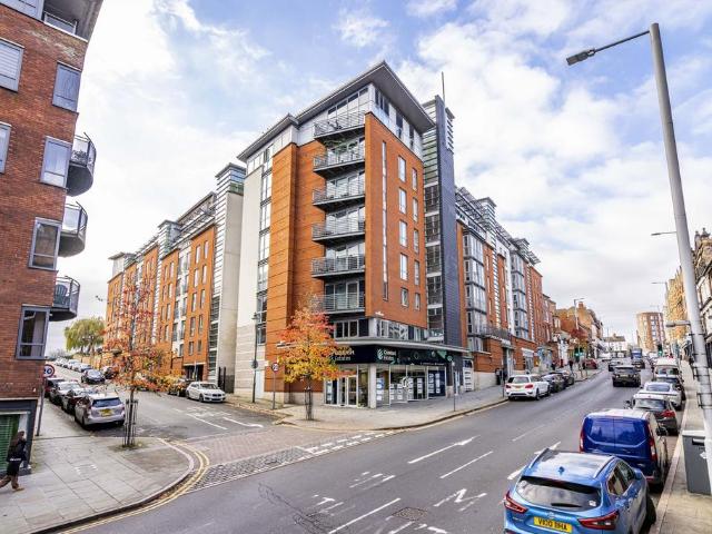 Ropewalk Court, Nottingham, NG1 2 bed flat to rent £1,000 pcm £231 pw