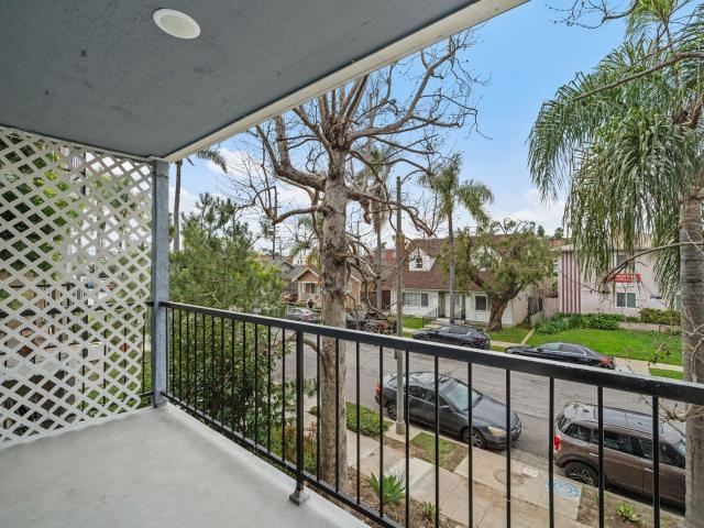 Roswell Avenue 905