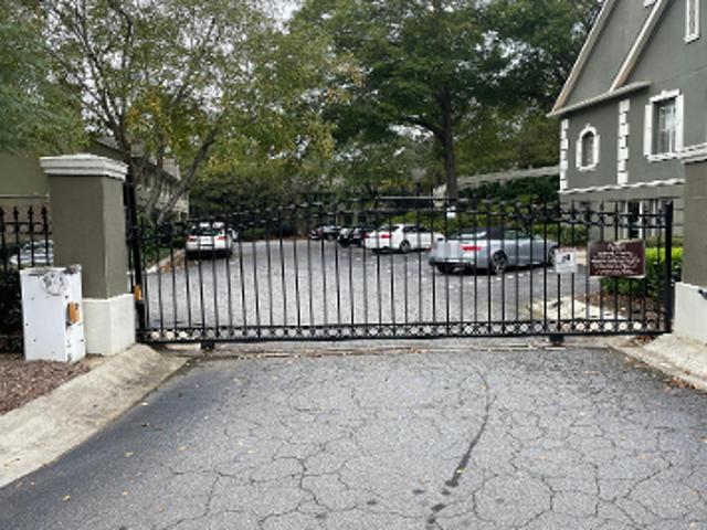 Roswell Rd NE