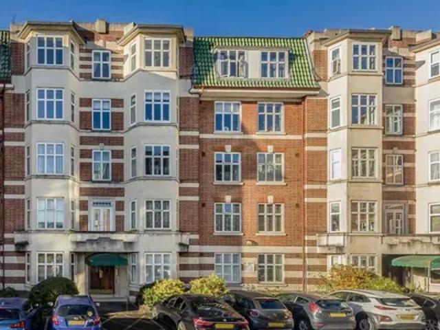 Rosa's Thai Cafe, 33 Haven Green, London, W5 2NX, United Kingdom | 3 bed apartment for rent #140225479 | Rentberry