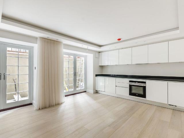 Rosary Gardens, South Kensington, London SW7, 1 bed flat to rent, £2,817 pcm | PrimeLocation