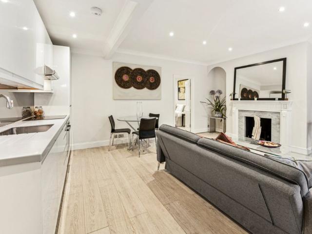 Rosary Gardens, South Kensington, London, SW7