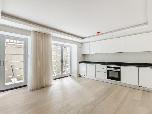Rosary Gardens, South Kensington. 1 bed flat to rent £4,334 pcm £1,000 pw
