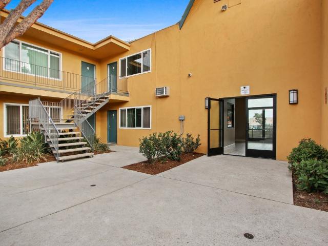 Roscoe Islander 2 Bedroom Apartment for Rent at 21205 Roscoe Blvd, Los Angeles, CA 91304 Canoga Park