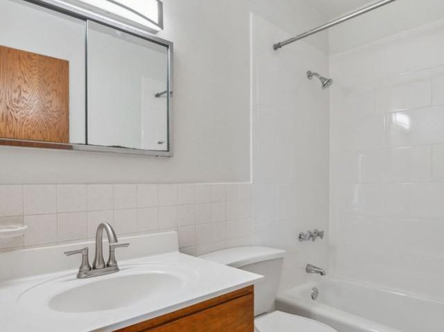Rose Mall Apartments 2 Bedroom Apartment for Rent at 2200 Pascal St N, Roseville, MN 55113 Roseville