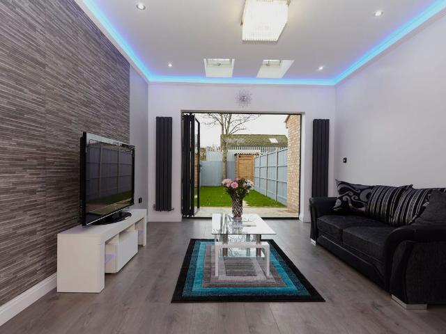 Rose Avenue CR4, 3 bed shared accommodation to rent, £3,000 pcm | PrimeLocation