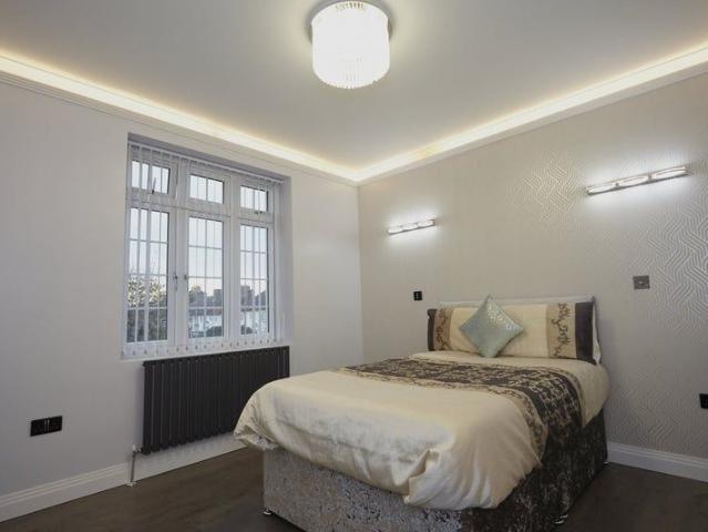 Rose Avenue CR4, Room to rent, £1,095 pcm | PrimeLocation