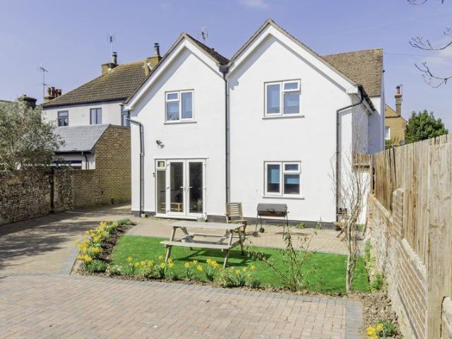 Rose Cottage, Shripney Road, Bognor Regis PO22, Room to rent, £4,700 pcm | PrimeLocation