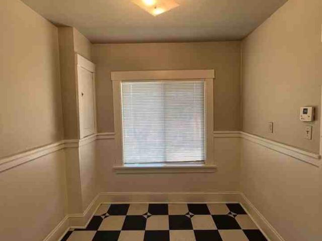 Rose Court by Star Metro Studio Apartment for Rent at 2500 Ne Hoyt St, Portland, OR 97232 Kerns