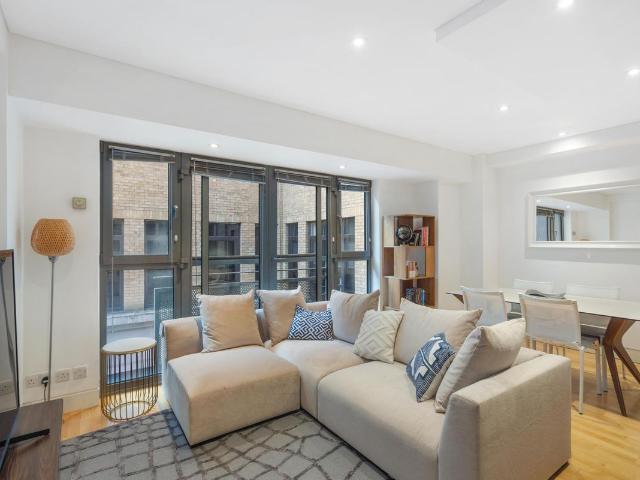 Rose & Crown Yard, St James's, London SW1Y, 1 bed flat to rent, £4,117 pcm | PrimeLocation