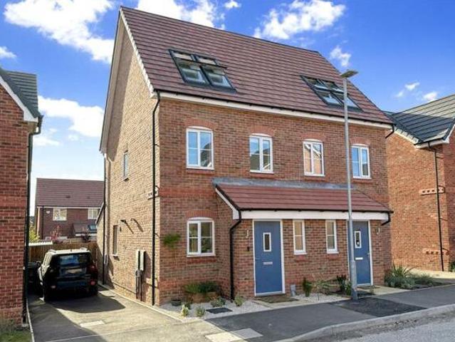 Rose Gardens, Middlebeck, 3 Bedroom Semi detached