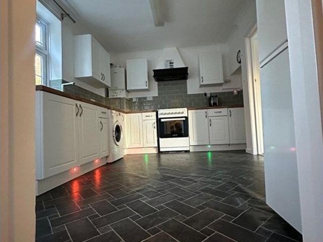 Rose Gardens, Watford WD18, 3 bed semi detached house to rent, £2,000 pcm | PrimeLocation