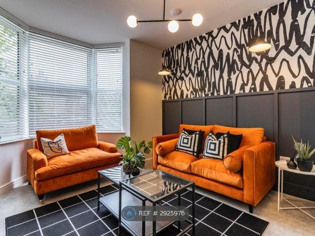 Rose Grove, Beeston, Nottingham NG9, 3 bed flat to rent, £1,430 pcm | PrimeLocation