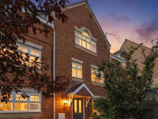 Rose Hill Drive, Mosborough, 4 Bedroom Terraced