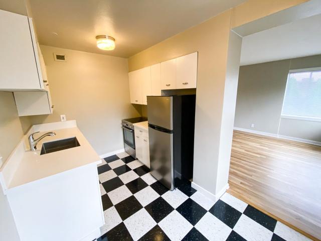ROSE PLAZA APARTMENTS RISI01