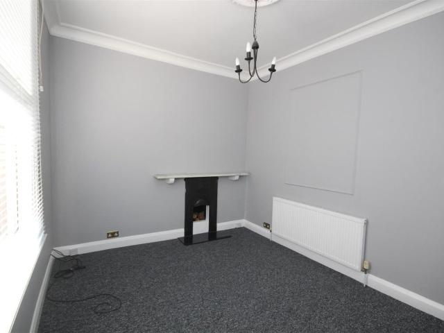 Rose Valley, Brentwood CM14, 1 bed flat to rent, £1,150 pcm | PrimeLocation