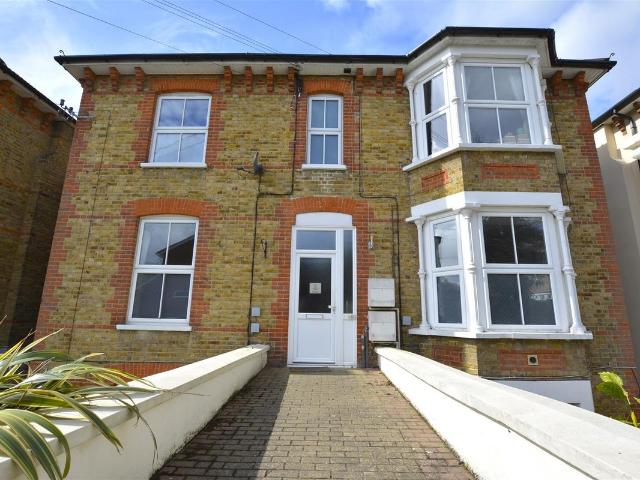 Rose Valley, Brentwood CM14, 2 bed flat to rent, £1,500 pcm | PrimeLocation