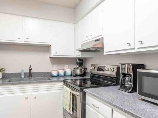 Rosecliff 1 Bedroom Apartment for Rent at 1915 S 44th St, Omaha, NE 68105
