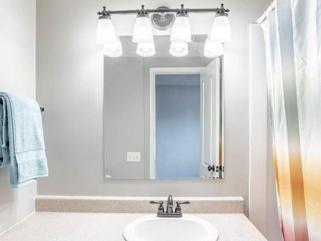 Rosecliff 1 Bedroom Apartment for Rent at 1915 S 44th St, Omaha, NE 68105