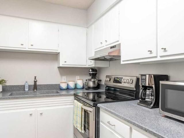 Rosecliff 1 Bedroom Apartment for Rent at 1915 S 44th St, Omaha, NE 68105