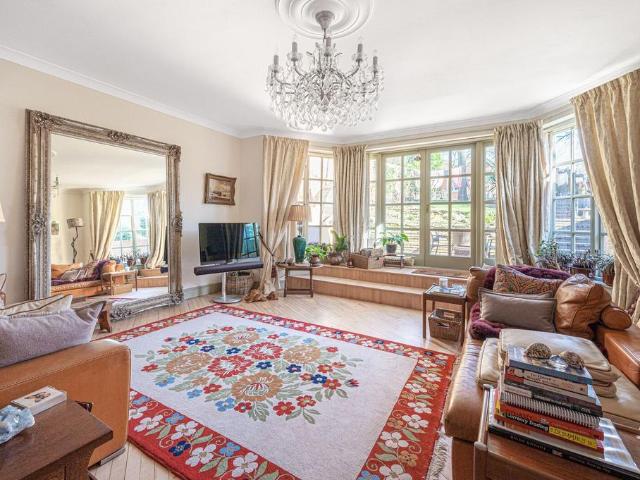 Rosecroft Avenue, Hampstead, London, NW3 3 bed terraced house to rent £14,300 pcm £3,300 pw