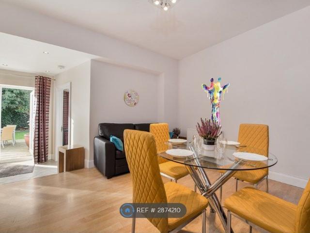 Rosecroft Gardens, Twickenham TW2, Room to rent, £934 pcm | PrimeLocation