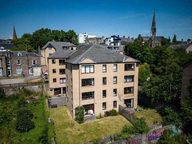Roseangle, Dundee DD1, 2 bed flat to rent, £1,200 pcm | PrimeLocation