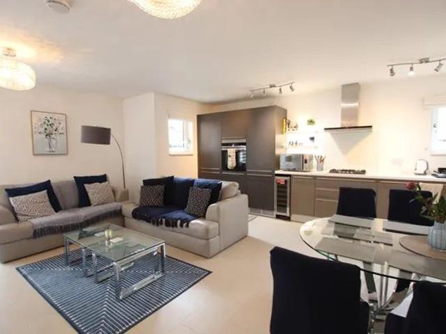 Roseangle, West End, DD1