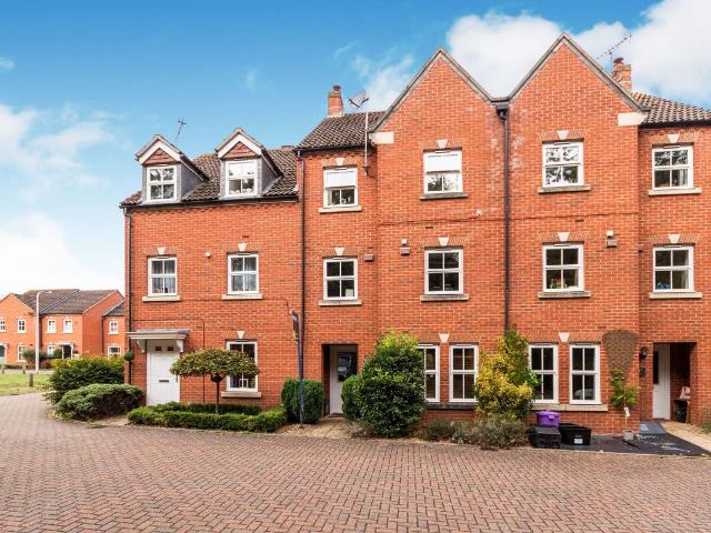 Rosebay, Wokingham RG40, 3 bed terraced house to rent, £1,950 pcm | PrimeLocation