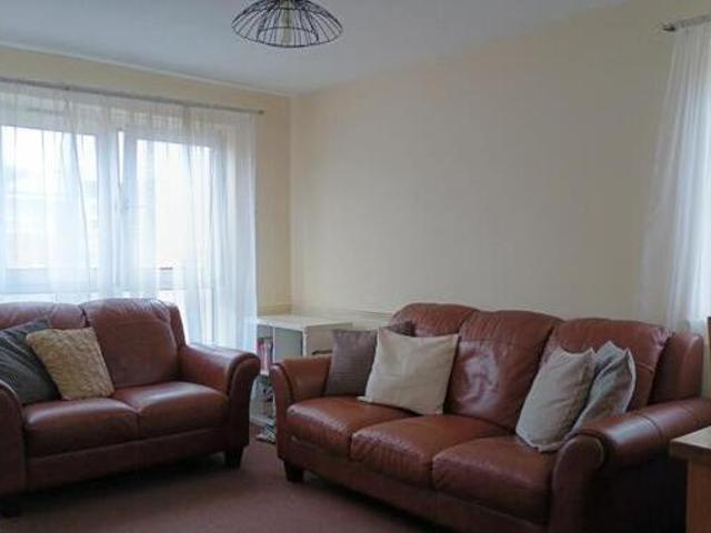 Rosebank Gardens, London, 1 Bedroom Flat