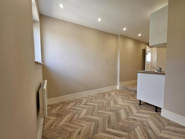 Rosebank Road, London, W7 2 bed house to rent £2,690 pcm £621 pw