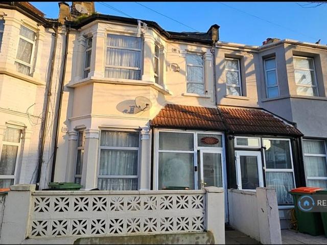 Rosebery Ave, London, E12 7 bed terraced house to rent £4,500 pcm £1,038 pw