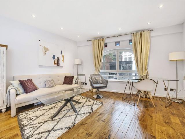 Rosebery Avenue, Clerkenwell, London EC1R, 2 bed flat to rent, £3,142 pcm | PrimeLocation