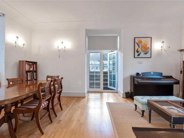 Rosebery Avenue, Angel, Islington. 1 bed apartment to rent £2,950 pcm £681 pw