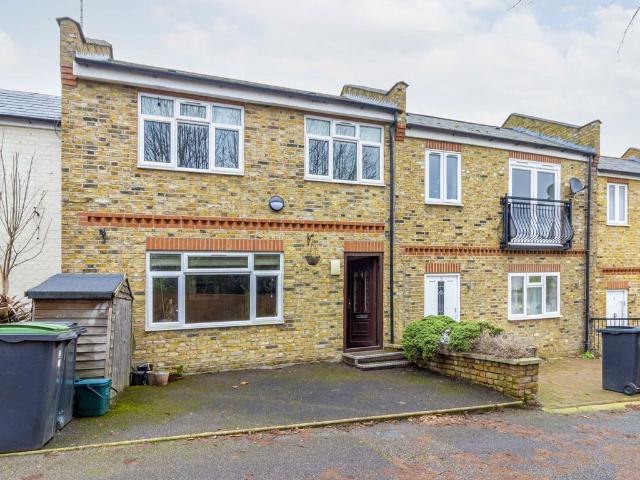 Rosebery Mews, London N10, 2 bed terraced house to rent, £2,000 pcm | PrimeLocation