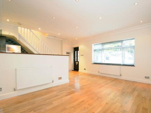 Rosebery Road, Muswell Hill, London N10, 2 bed detached house to rent, £2,000 pcm | PrimeLocation