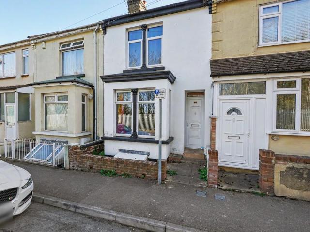 Rosebery Road, Gillingham 4 bed terraced house to rent £1,447 pcm £334 pw